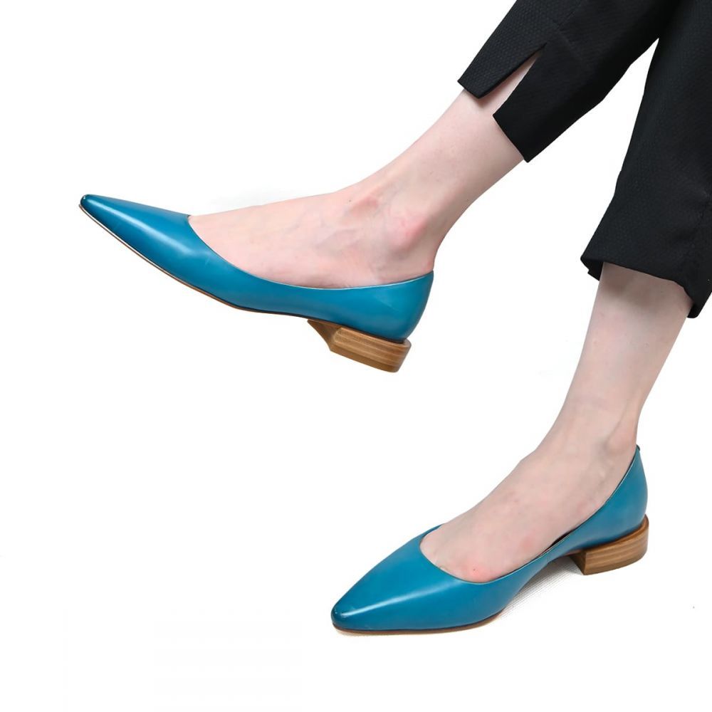 Best plus size women boots,pumps,heels and sandals for wide feet.