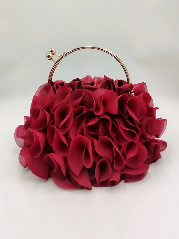 Artisanal Elegance: Handbags Adorned with Exquisite Three-Dimensional ...