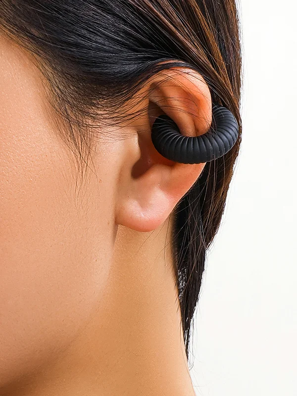 Symmetric Sophistication: Geometric Solid Color Ear Clips - Accessories