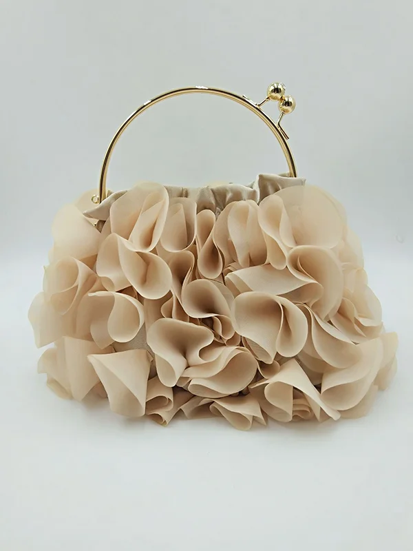 Artisanal Elegance: Handbags Adorned with Exquisite Three-Dimensional ...
