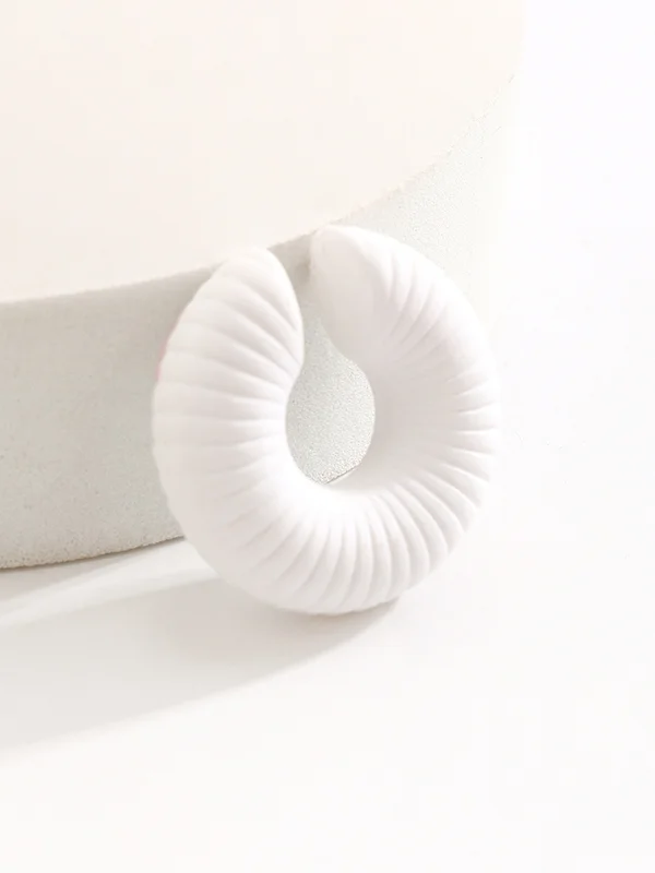 Symmetric Sophistication: Geometric Solid Color Ear Clips - Accessories