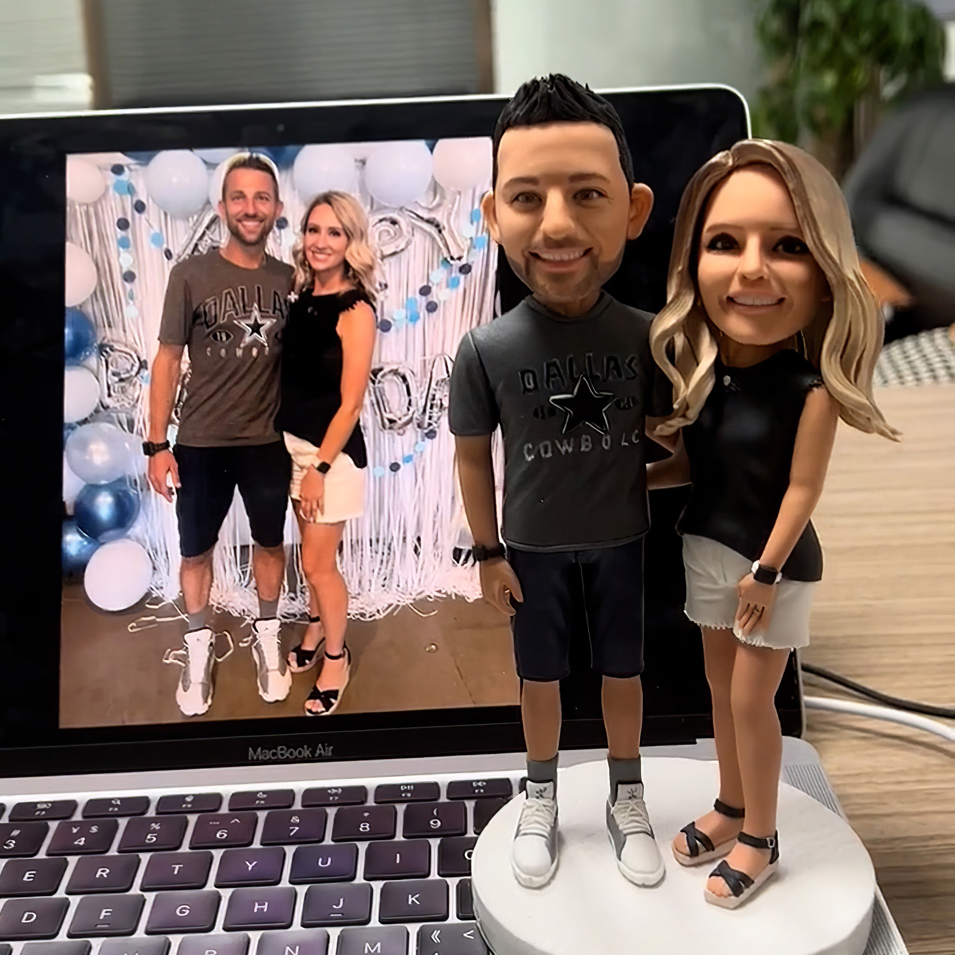 Fully Customizable Double Bobbleheads with Gift Box & Engraved Text