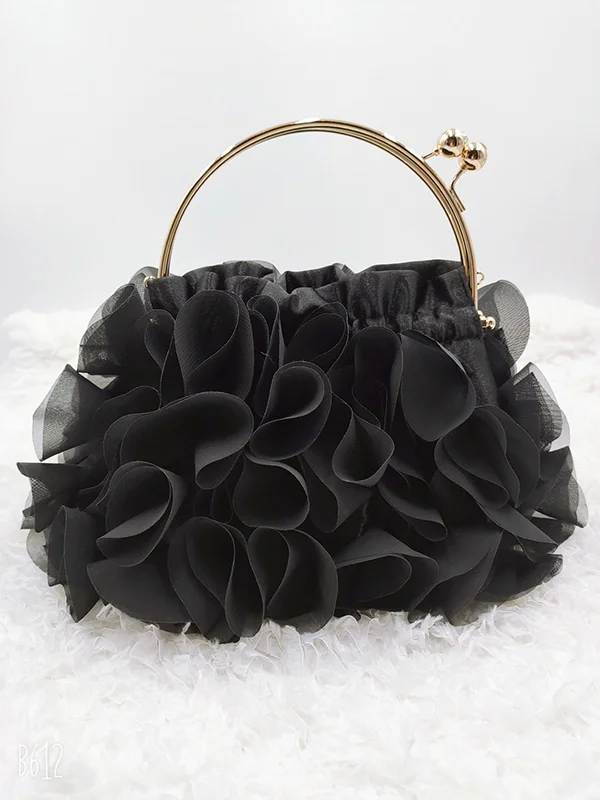 Artisanal Elegance: Handbags Adorned with Exquisite Three-Dimensional ...